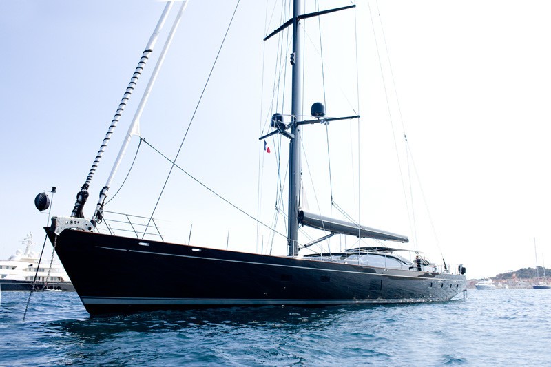 Yacht MOONBIRD, Fitzroy Yachts Limited | CHARTERWORLD Luxury Superyacht ...